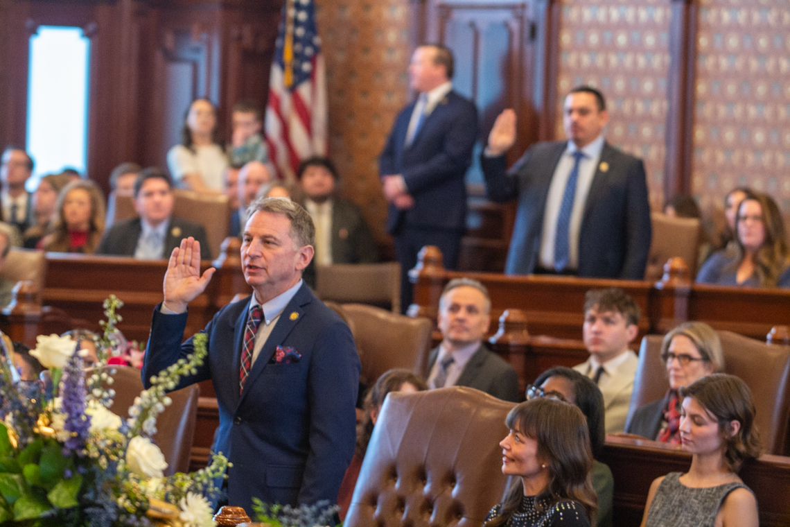 New General Assembly sworn in as House, Senate take different tones ...